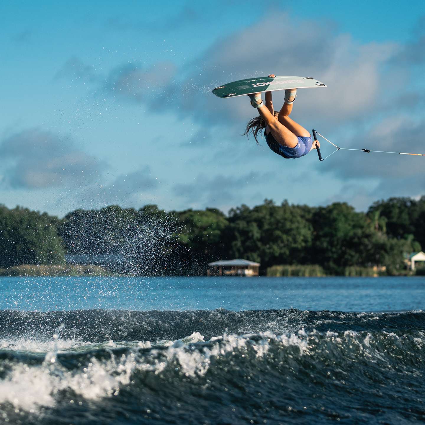 Slingshot Contrast 2023 Wakeboard | King of Watersports Slingshot Contrast 2023 Wakeboard | King of Watersports